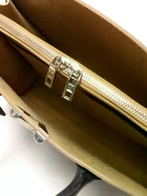 LOUIS VUITTON Mm Very Leather Tote Bag
