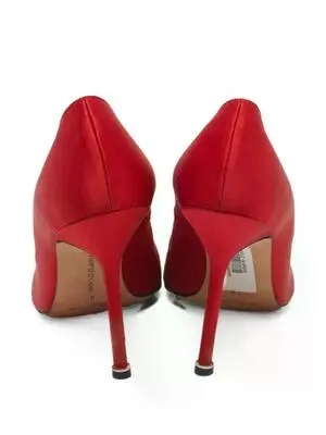 Manolo Blahnik Hangisi Buckle Pumps