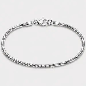 OUTRAGE LONDON Snake Bracelet – Slim Round - Silver