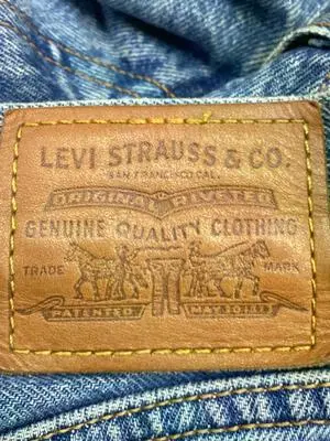 LEVI'S Wedgie Fit Distressed Jeans