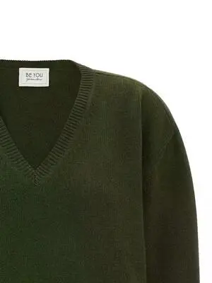 BEYOU V-neck Sweater