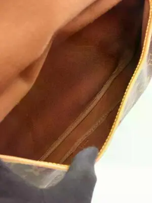 LOUIS VUITTON 1991 Monogram Saumur 30 Crossbody Bag