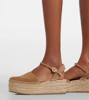 GIANVITO ROSSI Suede Espadrille Platform Sandals - Beige