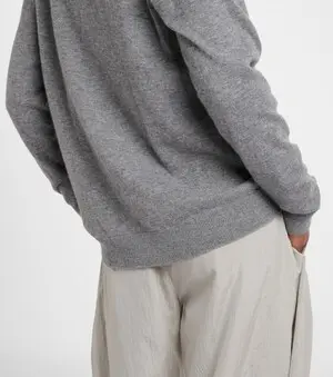 THE ROW Cashmere V-neck Top In Heather