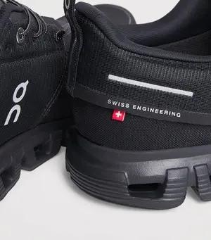 On 6 Trainers
