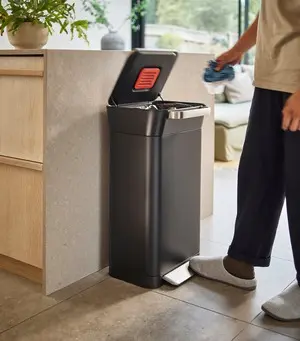 JOSEPH JOSEPH Titan Waste Compacting Bin