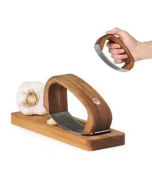 COLE & MASON Roccaalio Garlic Press And Board