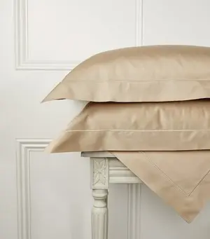 CELSO DE LEMOS Bourdon King Duvet Cover