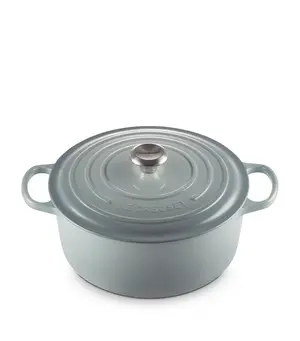 LE CREUSET Cast Iron Round Casserole Dish - Blue