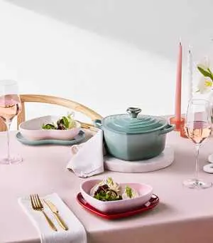 LE CREUSET Stoneware Heart Serving Bowl - Pink