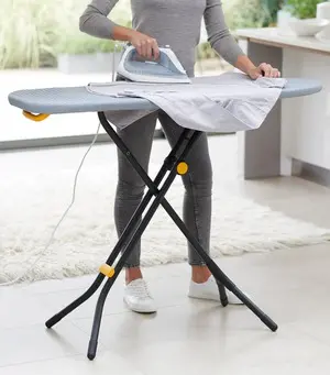 JOSEPH JOSEPH Glide Easy-to-store Ironing Board