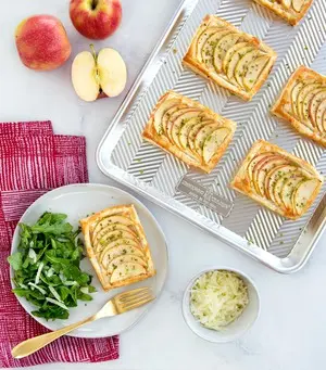 NORDICWARE Aluminium Prism Quarter Baking Sheet