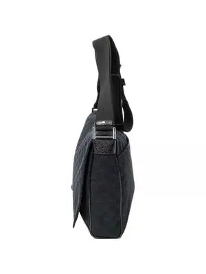 Gucci Gg Canvas Messenger Bag - Black