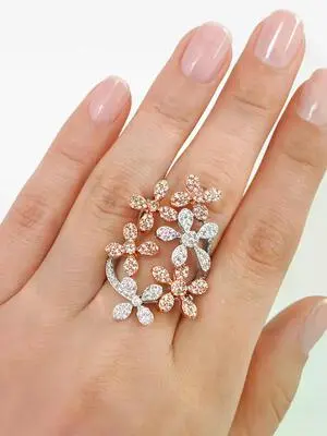 HYT JEWELRY Floral Motif Diamond Ring - Silver