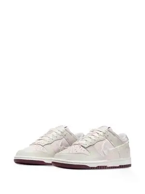 Nike Dunk Low Lace Up Sneakers