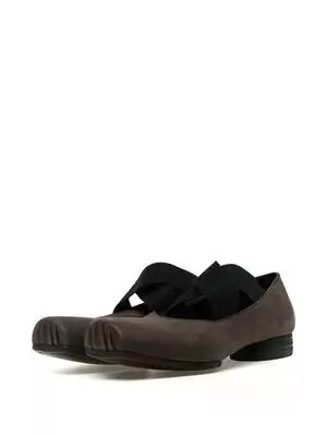UMA WANG Leather Flats With Crisscross Straps - Brown