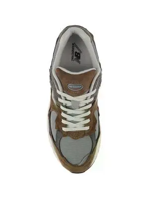 NEW BALANCE Suede 2002r Sneakers - Brown