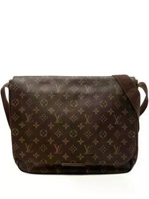 LOUIS VUITTON Monogram Beaubourg Messenger Mm Crossbody Bag