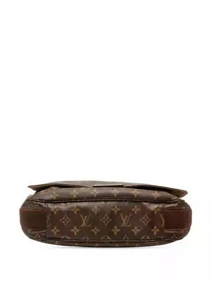 LOUIS VUITTON Monogram Beaubourg Messenger Mm Crossbody Bag