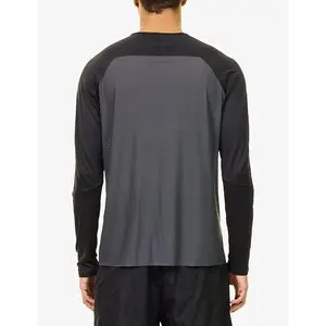 On Performance Long-sleeve T-shirt