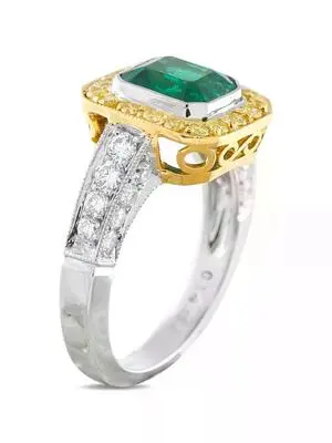 LB EXCLUSIVE Emerald And Diamond Ring In 18k Yellow Gold - Silver