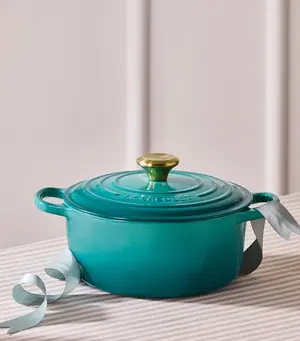LE CREUSET Cast Iron Round Casserole Dish