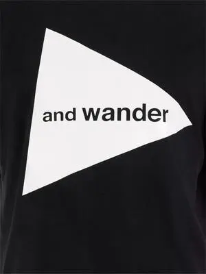 AND WANDER Logo-detail T-shirt