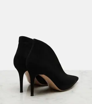 GIANVITO ROSSI Vania Suede Pumps - Black
