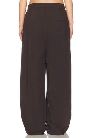 ST. AGNI Relaxed Pleat Pant - Bark