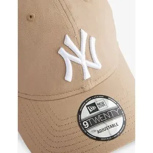 New Era 9twenty Essential New York Yankees Cap - Light Beige