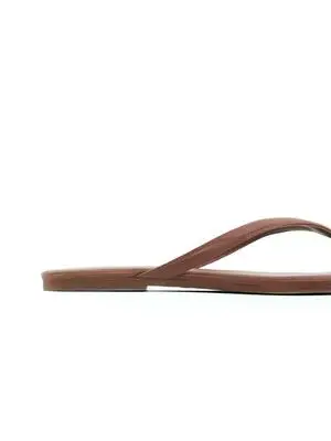 12 STOREEZ Jennifer Thong Sandals