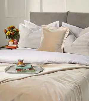 AMALIA Cirrus Super King Bedspread