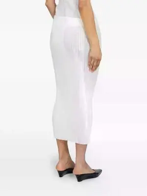 AMOMENTO Knitted Midi Skirt With Pleated Texture