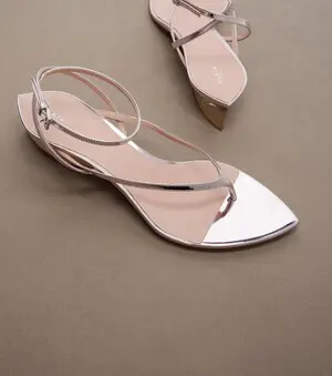 Alaïa Leather Wedge Thong Sandals