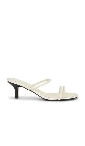 ST. AGNI St. Agni Minimal Strap Heel Cream