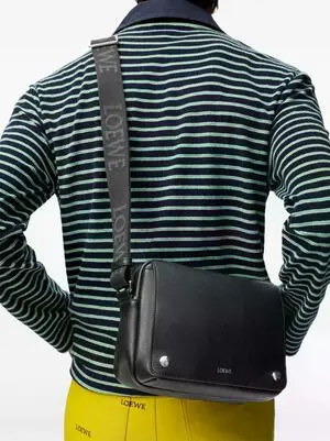 Loewe Medium Pebble Messenger Bag With Logo Lettering - Black