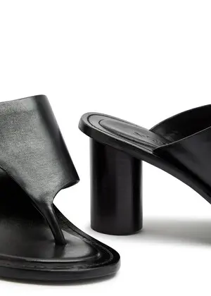 A.emery Hardie 70 Thong Mules - Black