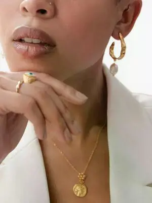 OTTOMAN HANDS Judy Pearl Hoop Earrings