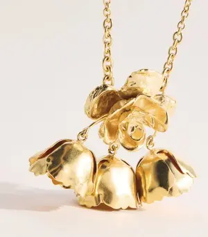 Chloé Bouquet Pendant Necklace In Tone