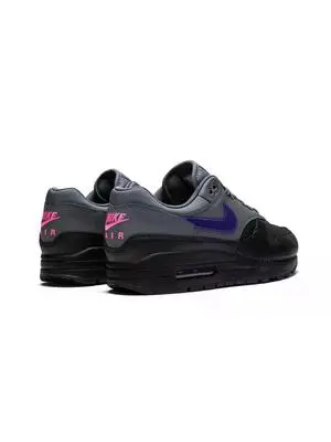 Nike Max 1 Sneakers
