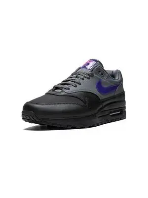 Nike Max 1 Sneakers