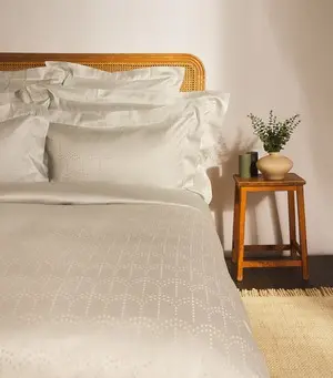 CELSO DE LEMOS Egyptian Cotton Evora Perle Square Pillowcase - Ivory
