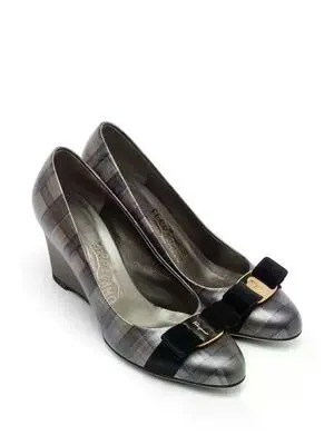 FERRAGAMO Vara Bow Patterned Wedge Pumps