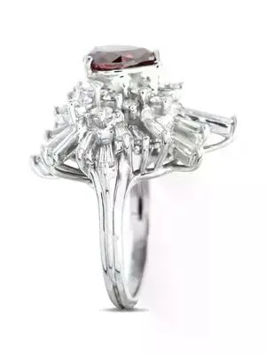 LB EXCLUSIVE Platinum Pear-cut Diamond Ring With Baguette And Round Diamonds