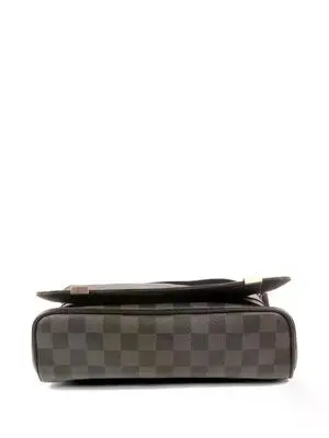 LOUIS VUITTON District Shoulder Bag - Black