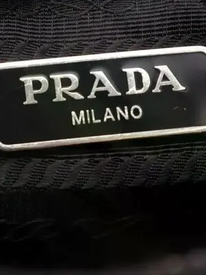 Prada Re-edition 2005 Chain Shoulder Bag - Black