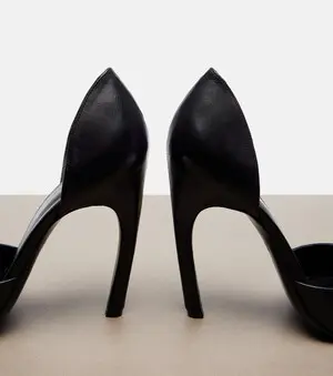 Gucci Boulevard Horsebit Leather Pumps