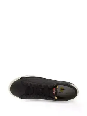 Nike Classic Sneakers