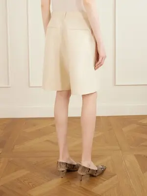 Khaite Auggie Pleated Wool And Silk-blend Shorts
