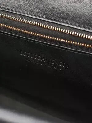 Bottega Veneta The Clip Leather Crossbody Bag - Black